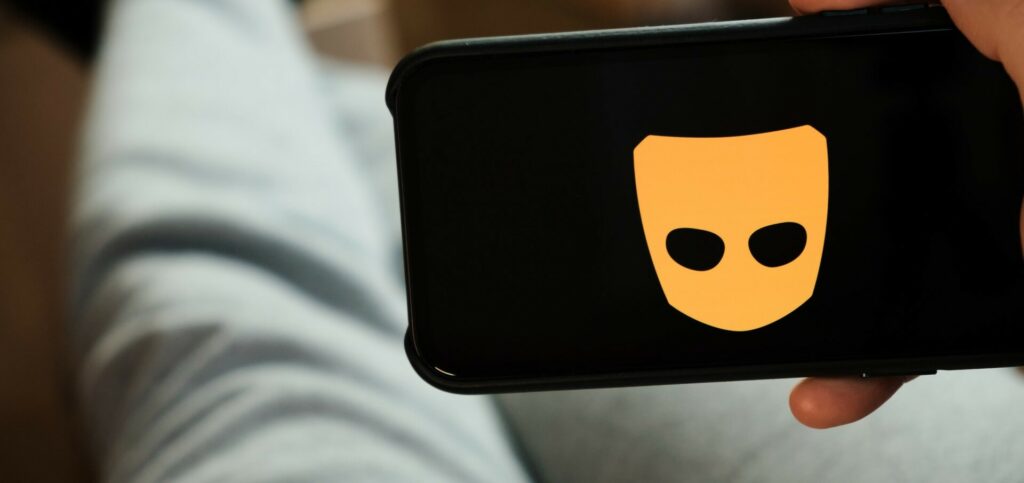 Grindr Review: Costs, Pros & Cons, Users • Datingroo